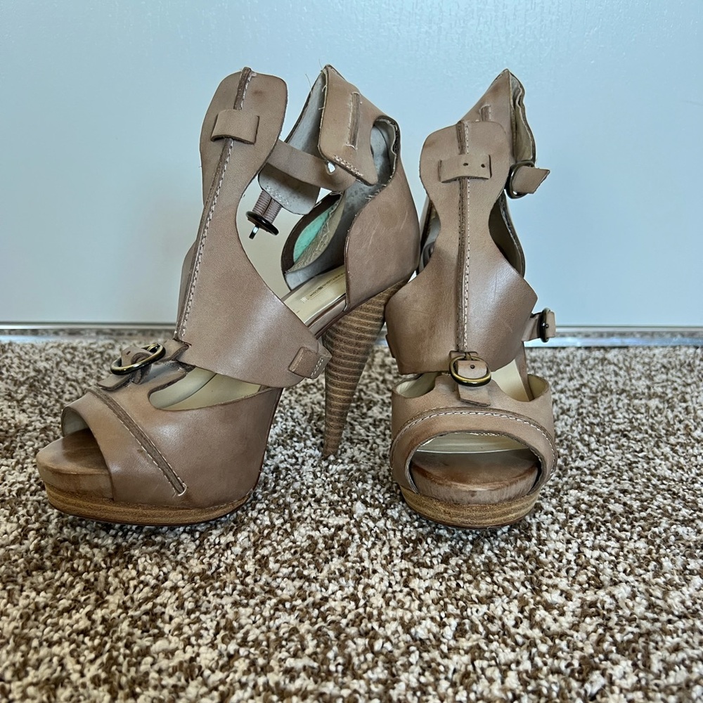 Beautiful Unique Shoes By Max Studio. Size 6m. - Gem